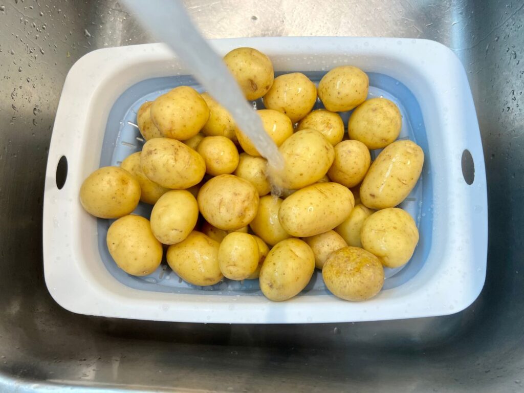 Crispy Cheesy Smashed Potatoes Recipe - Talking Meals